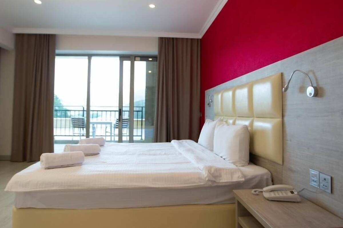 Quarto Duplo ou Twin Júnior, varanda, vista para a montanha | Quartos insonorizados, Wi-fi grátis