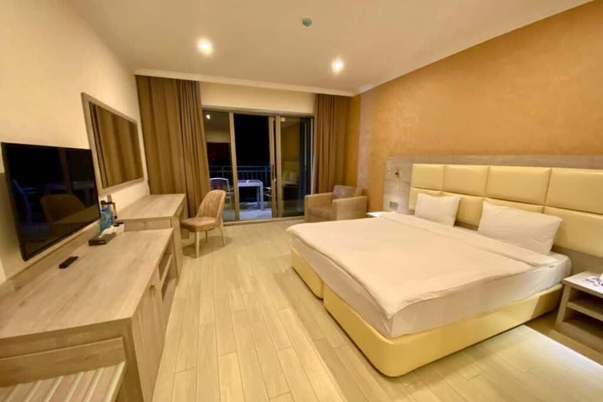 Quarto Duplo ou Twin Standard, varanda, vista para a montanha | Quartos insonorizados, Wi-fi grátis