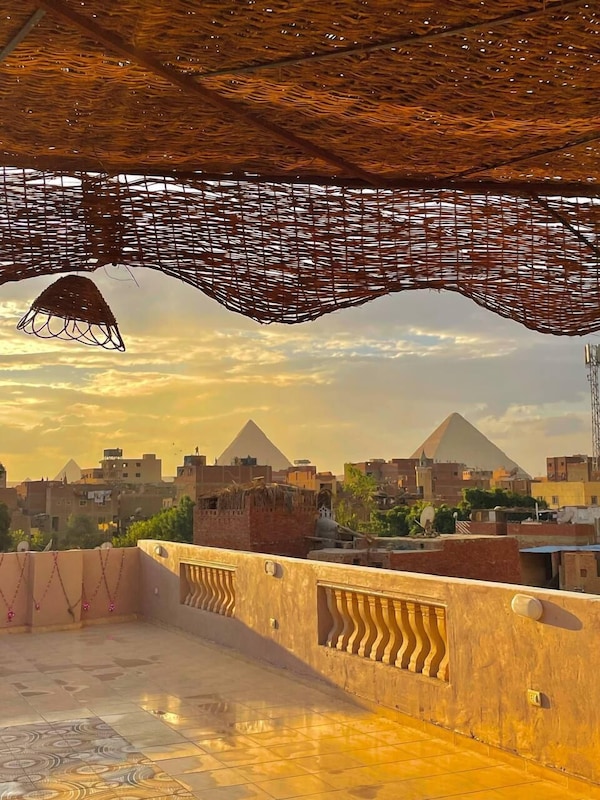 Four Pyramids Guest House - Giza