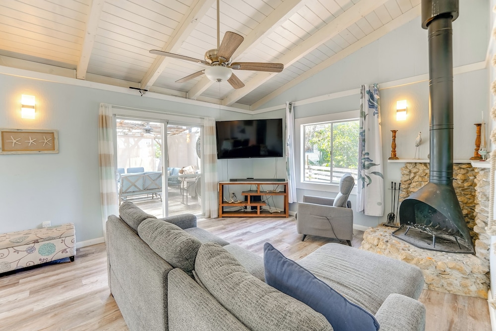 Home Near Beach In Alligator Point: Rooftop Deck! - Alligator Point, FL