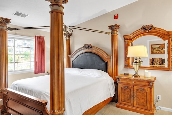 3rd Floor Front Side Penthouse Suite - 303 By Grand Wood Suites - Nashville, IN