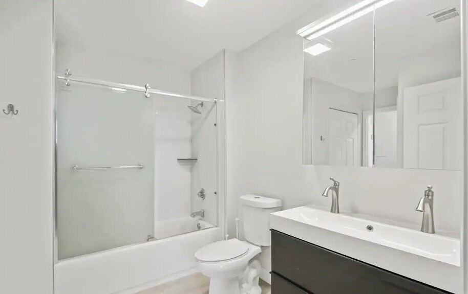 Waterfront Oasis Near The Inner Harbor\n\n - Baltimore, MD