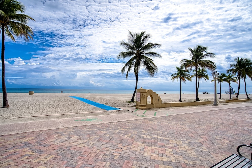 Casa Roselle - Hollywood Beach, Hollywood