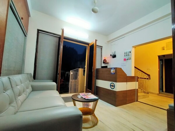 Ashray The Living Entity - Kolkata