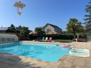 Piscina exterior sazonal 