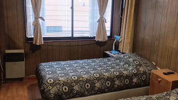 Quarto Duplo ou Twin Básico, Vista para a cidade | Wi-fi grátis