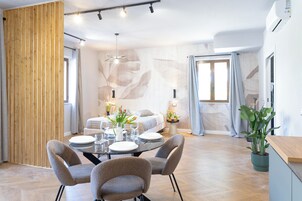 Apartamento superior | Área de estar | TV LCD 37 polegadas com canais digitais