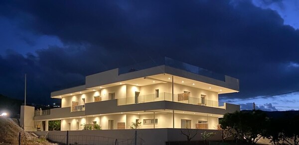 Kiwi Butique Studios - Kreikka