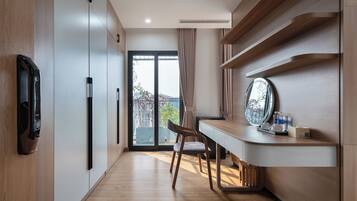 Estúdio standard | Frigobar, cofres nos quartos, escrivaninha