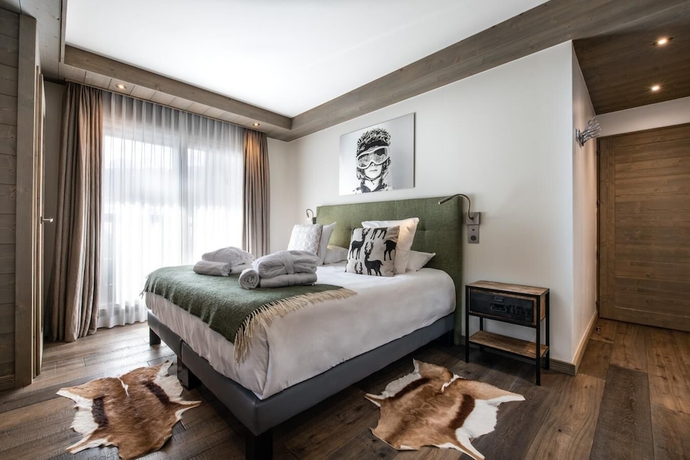Wifi, 150m from ski slopes, view mountain, balcony, fireplace or stove ...