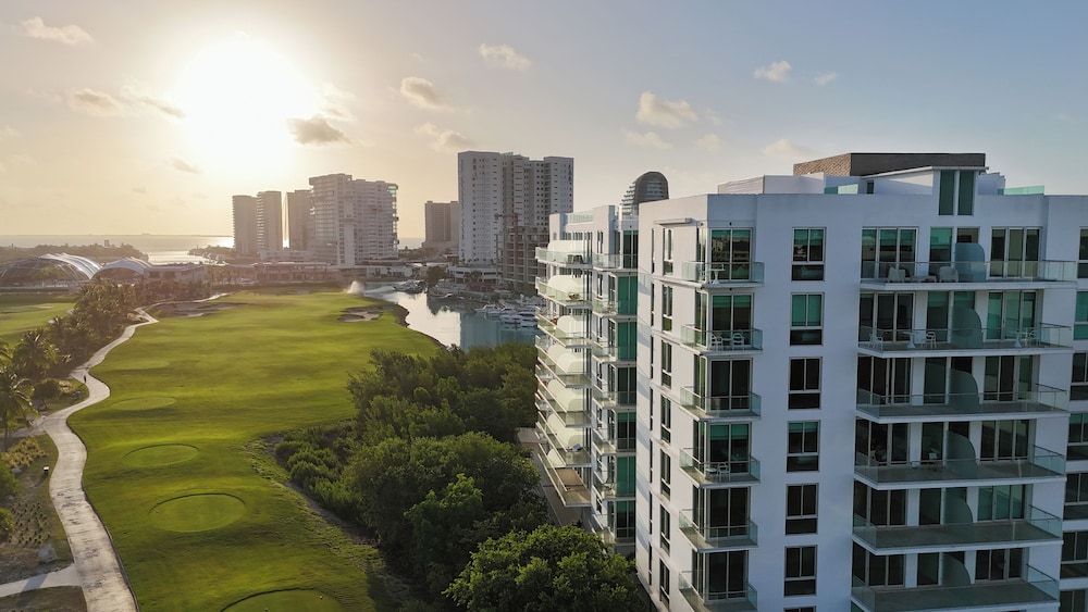 Ehden Vacation Suites Puerto Cancún - Cancún