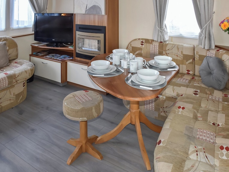 2 Bedroom Accommodation In Sandown - Shanklin