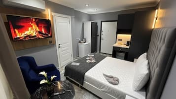 Quarto Básico | Cofre no quarto, quartos insonorizados, Wi-fi grátis