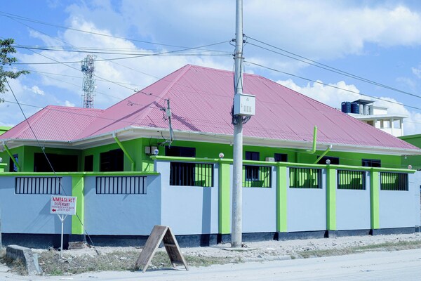 L &J Modern Backpackers Bnb - Dar es Salam