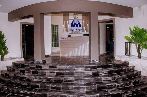 Mont Kalm Hotel And Suites - Kano