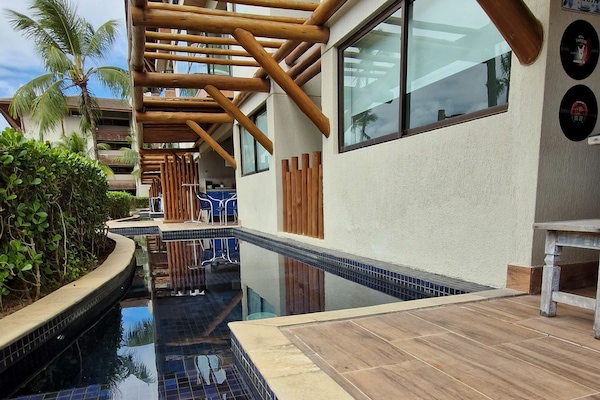 Apartamento Sénior | Piscina | 3 piscinas exteriores, guarda-sóis, espreguiçadeiras