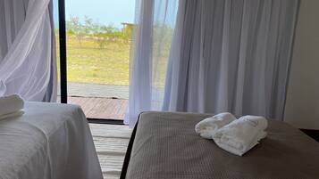Quarto triplo standard, sacada, vista para o mar | Quartos à prova de som, Wi-Fi de cortesia