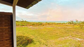 Quarto casal standard, sacada, vista para o mar | Wi-Fi de cortesia