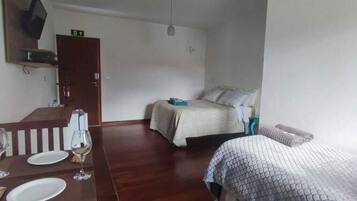 Wi-Fi de cortesia, roupa de cama