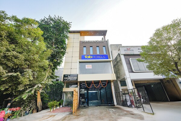 Fabhotel Kavya Inn - Faridabad