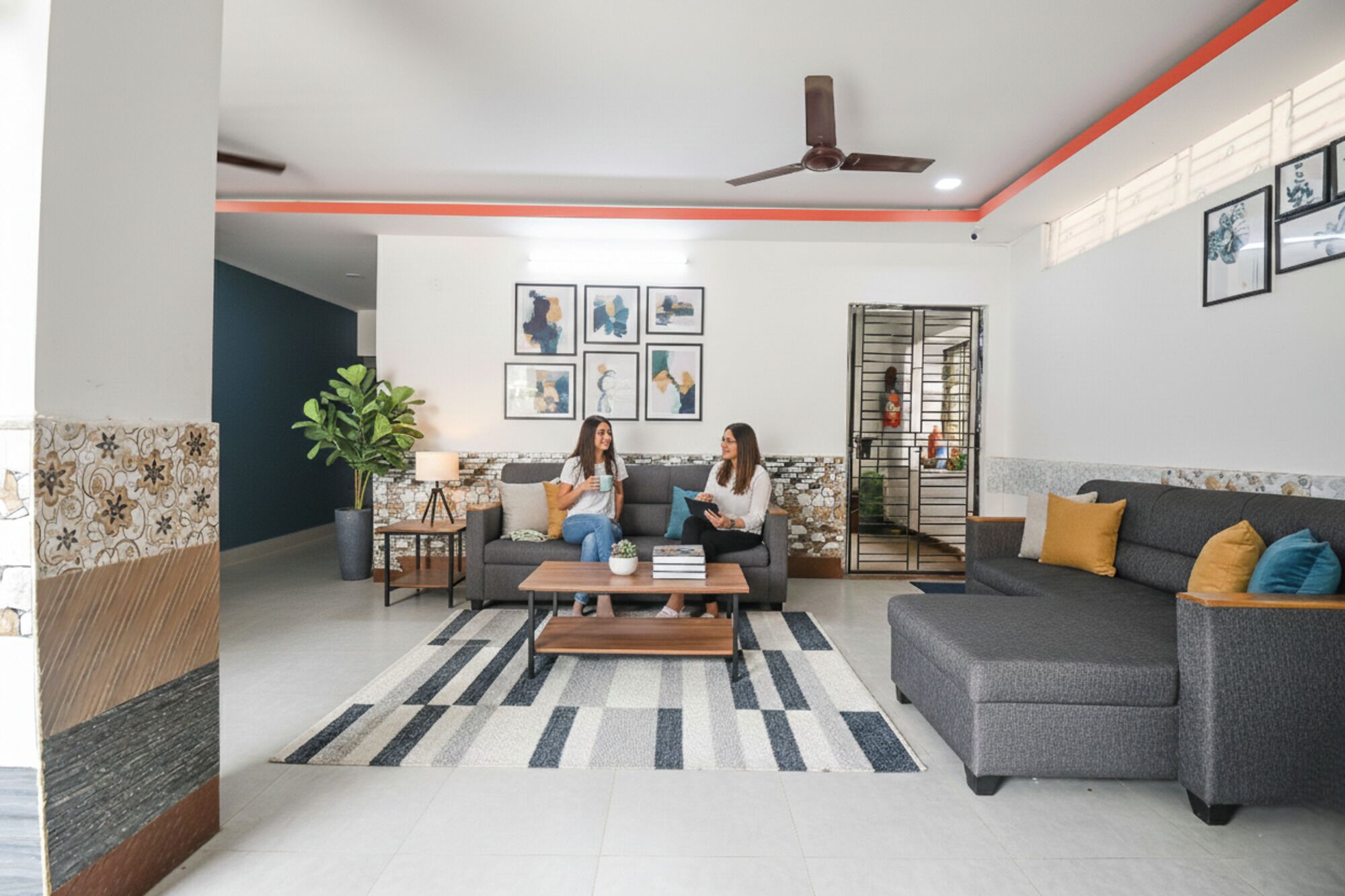 Área de estar no saguão