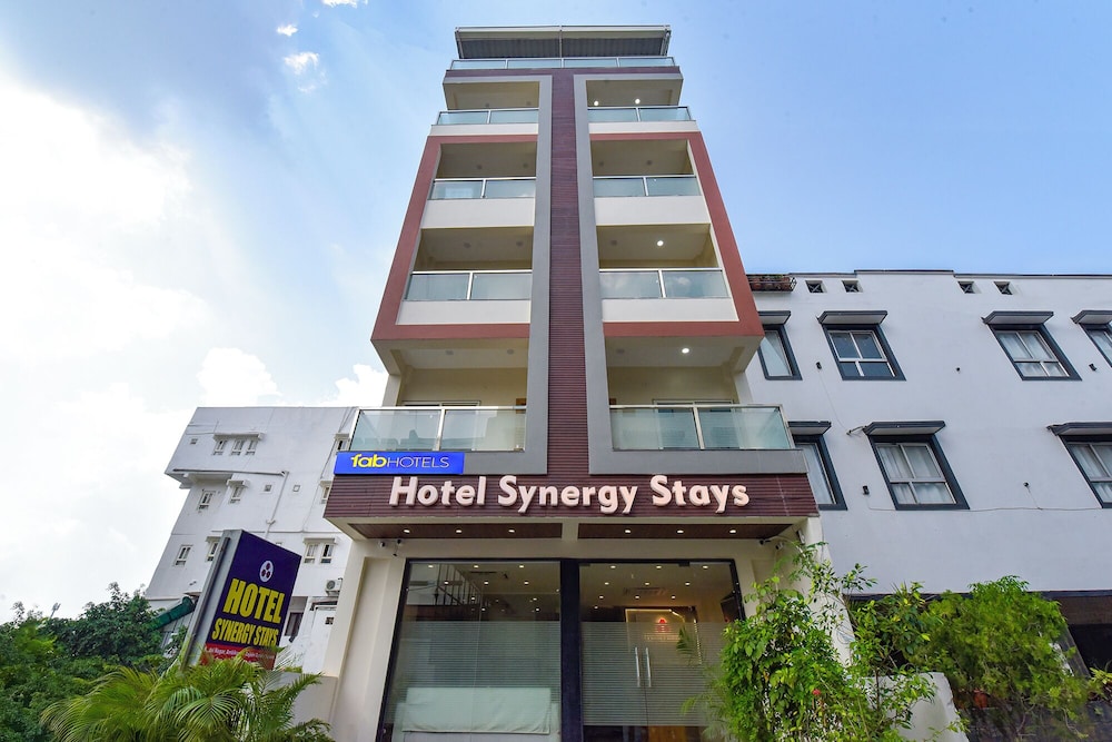 Fabhotel Synergy Stays - Indore