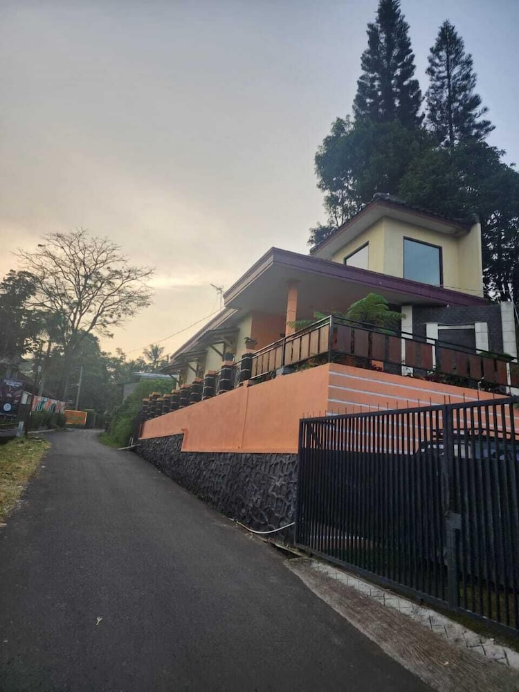 Griya Hulu Cai - Bogor