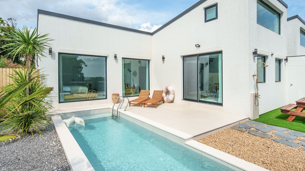 Jeju Stay Eden Dokche Poolvila Pension - Jeju-si