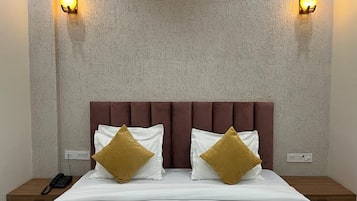 Quarto luxo | Escrivaninha, quartos à prova de som, Wi-Fi de cortesia