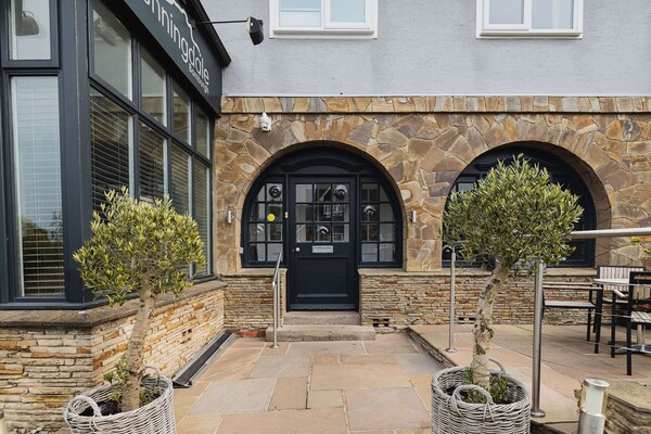 The Sunningdale Bamburgh - Bamburgh