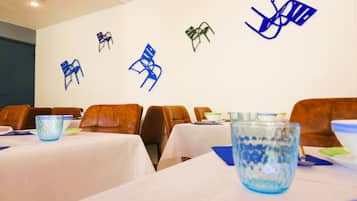 Pequeno-almoço tipo buffet diário (12.50 EUR por pessoa)