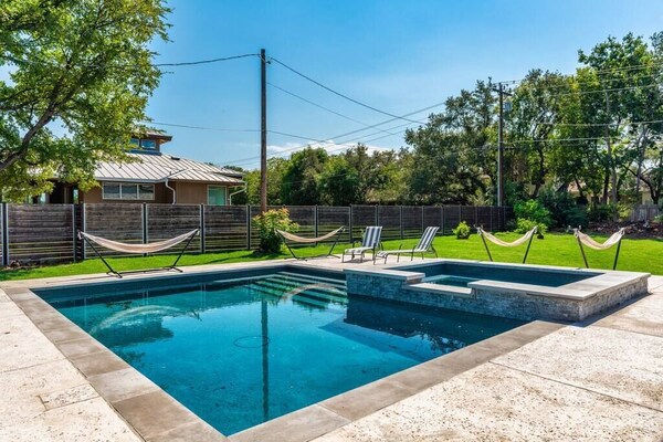 The Gateway 6bed 2 Houses Gameroom Pool - Cedar Park, TX