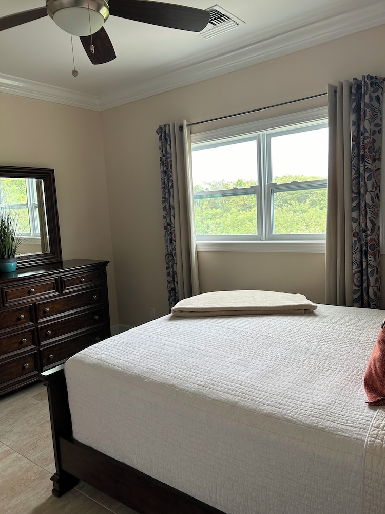 Luxury Exuma 2bdrm Apartment, Newly Built, #3 - Farmer's Hill | Vrbo