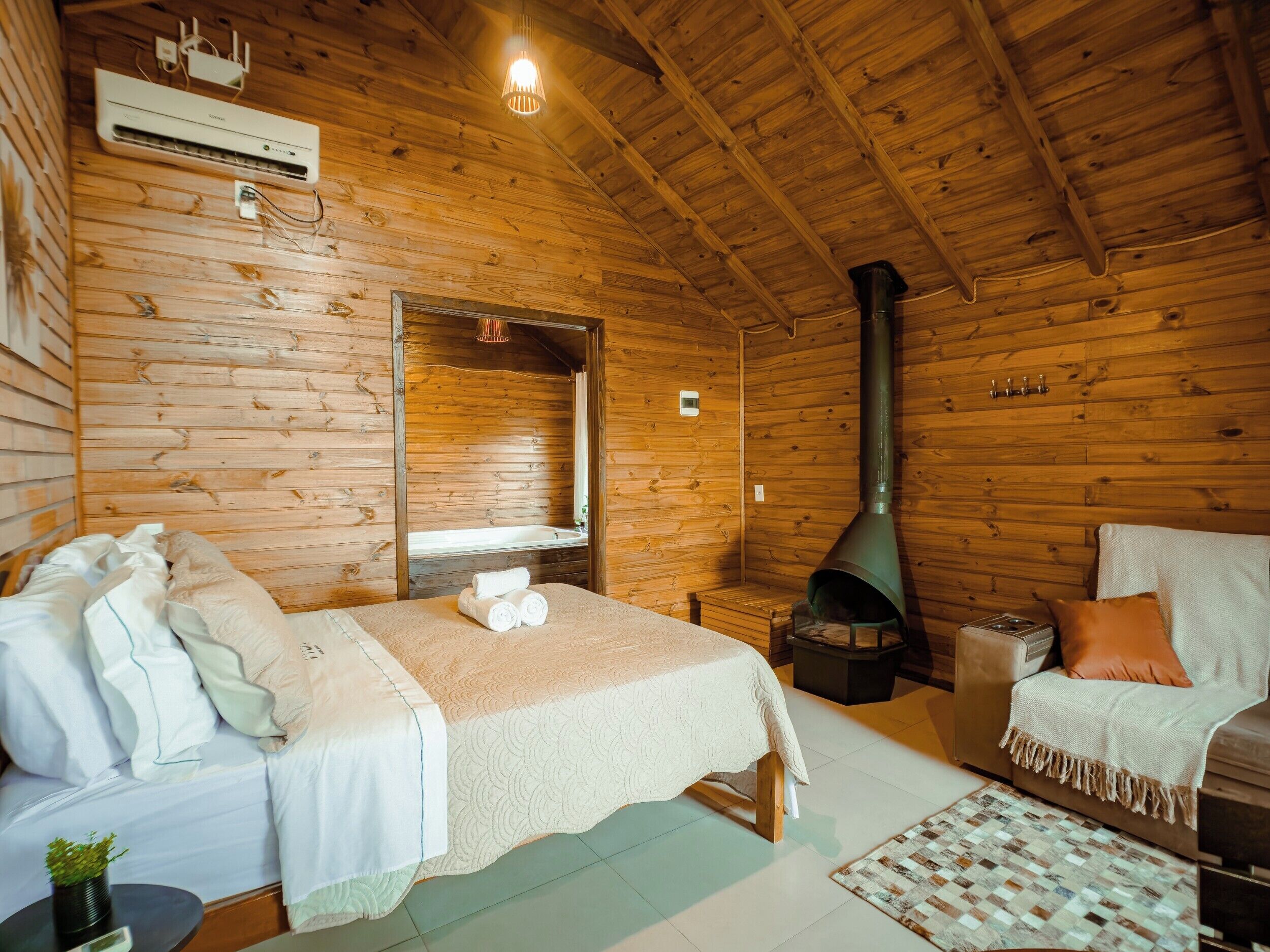 Cabana de Madeira Romântica | Wi-fi grátis 