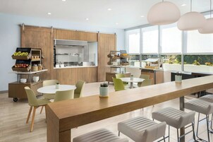 Pequeno-almoço preparado no momento diário incluído