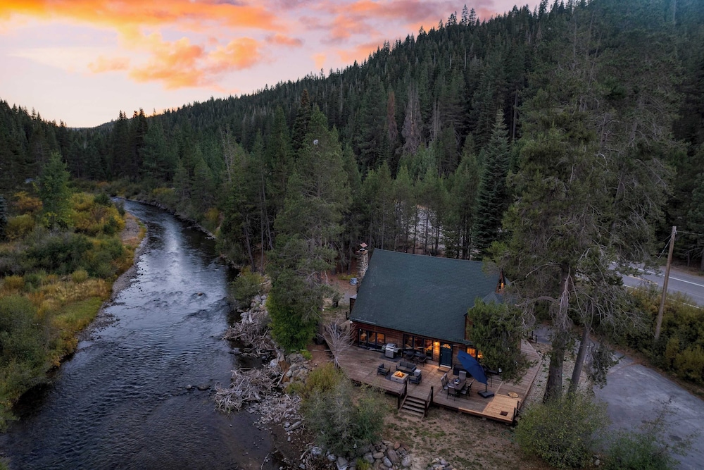 Riversong Lodge By Avantstay Sauna + Hot Tub On The Truckee River - Truckee, CA