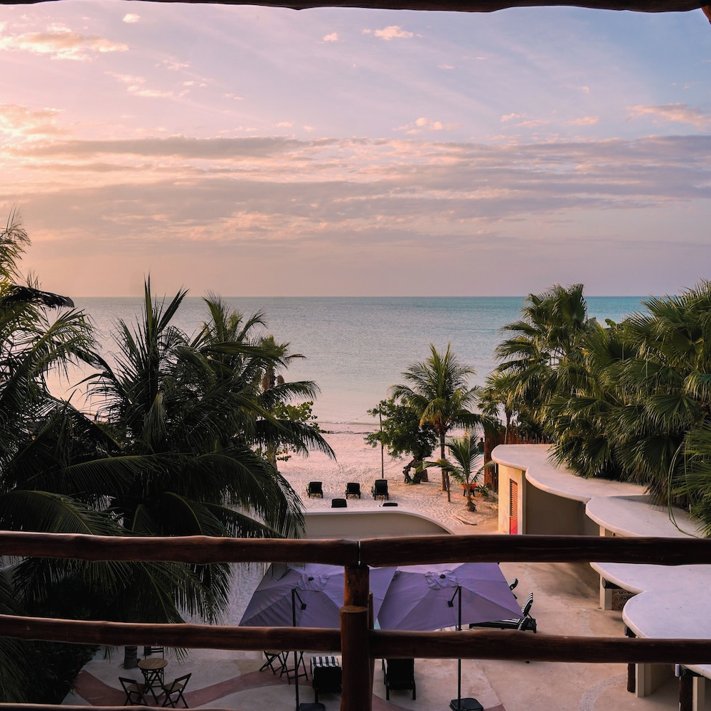 Beach Front Hotel Boutique Dk House - Isla Holbox