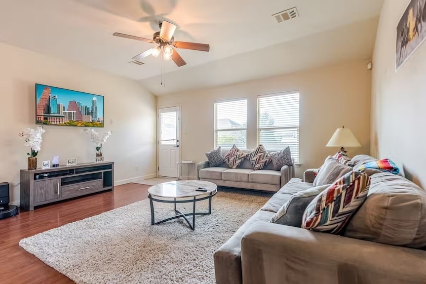 Chic, Comfortable Home Steps From Sxsw Fun - Buda, TX