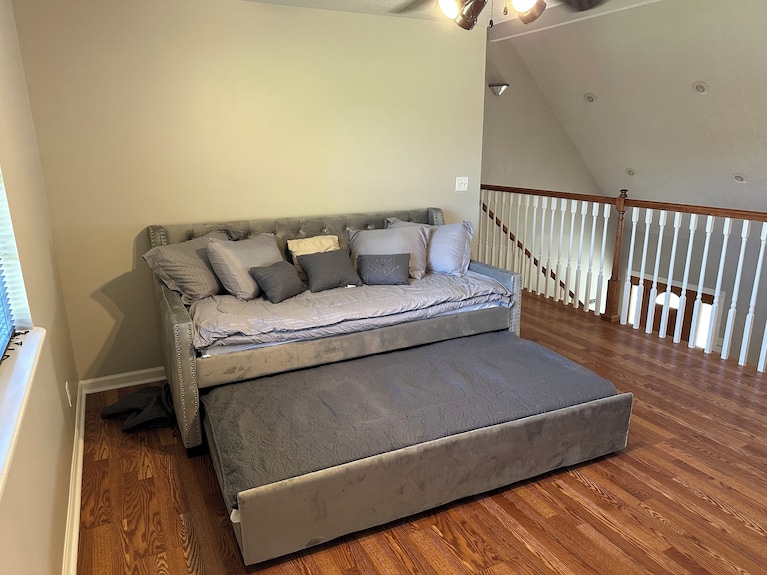 Hidden Treasure Charming 4-bedroom River House On The Biloxi River\n - 빌럭시