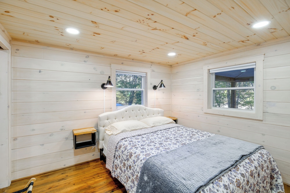 Mountain Haven: Little House on Big Horse Creek - Ashe County | Vrbo