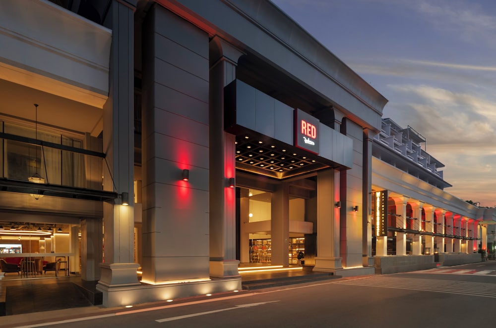 Radisson Red Phuket Patong Beach - Pa Tong