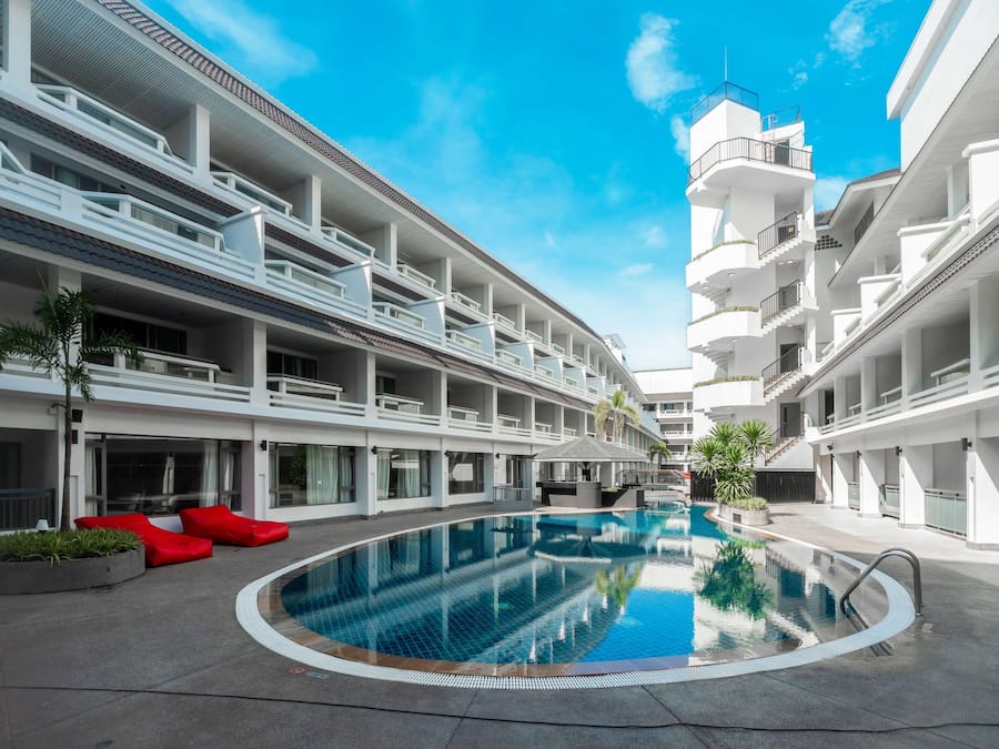 Piscina exterior, toldos gratuitos, espreguiçadeiras