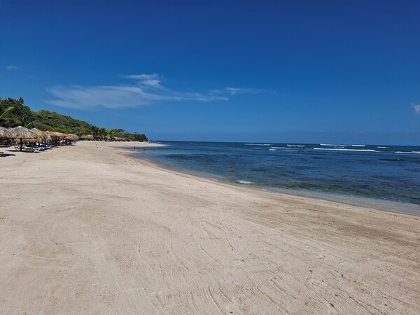 Sun & Sea - Costambar Beachside Apartment With Pool - Puerto Plata