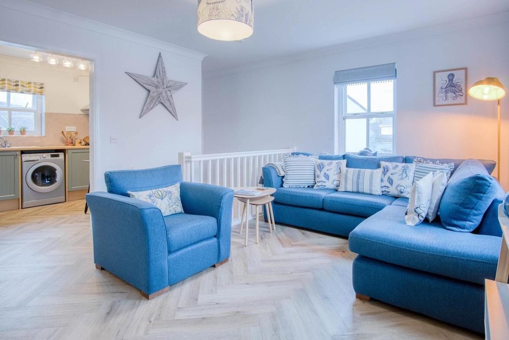 Kilmore House - 2 Bedroom Apartment - Tenby - Tenby