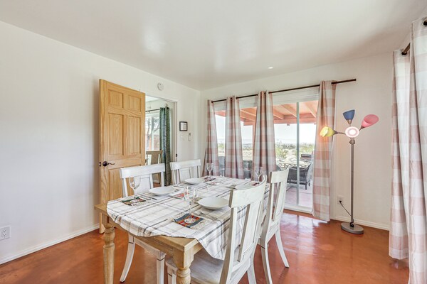 Twentynine Palms 'Harmonic House' W/ Mtn Views! - Joshua Tree National Park