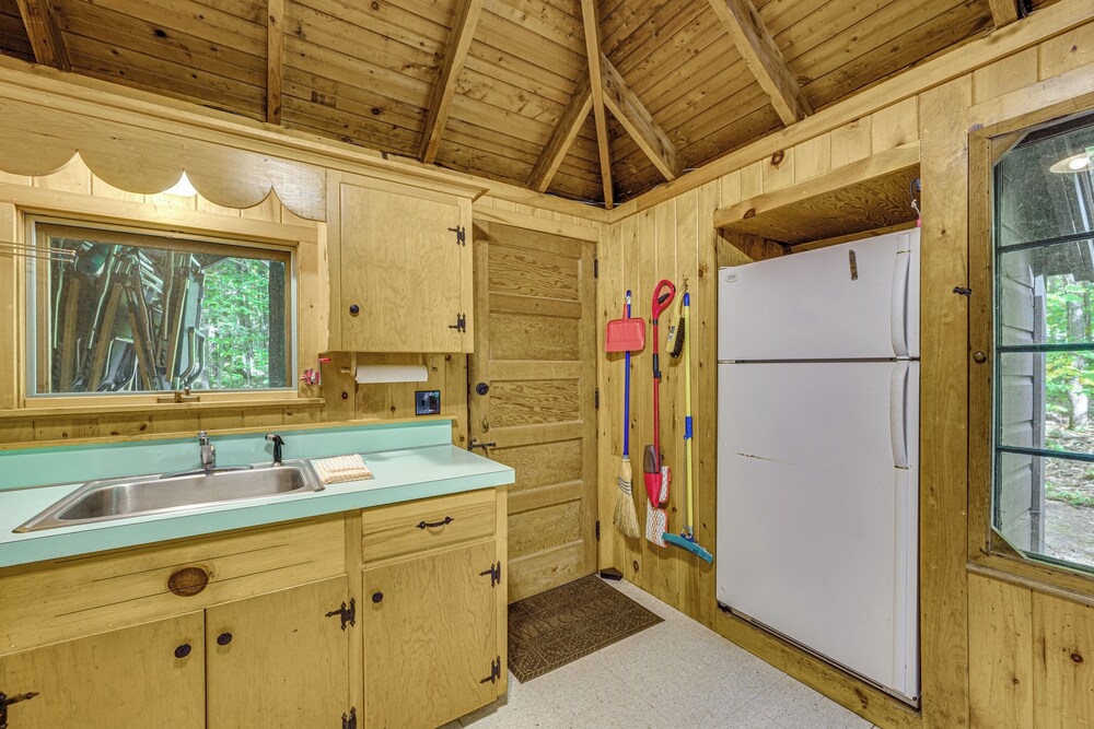 Rustic Cabin W/ Squam Lake Access & Fireplace! - Moultonborough, NH