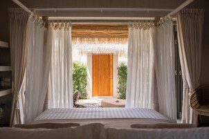 Camas de colchão pillowtop, cofre no quarto, ferro/tábua de engomar