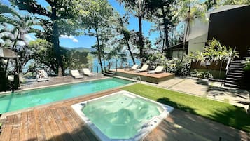 Piscina exterior