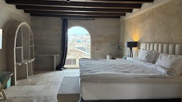 Quarto Duplo Superior, vista para o vale | 1 quarto, roupa de alta qualidade, camas de colchão viscoelástico
