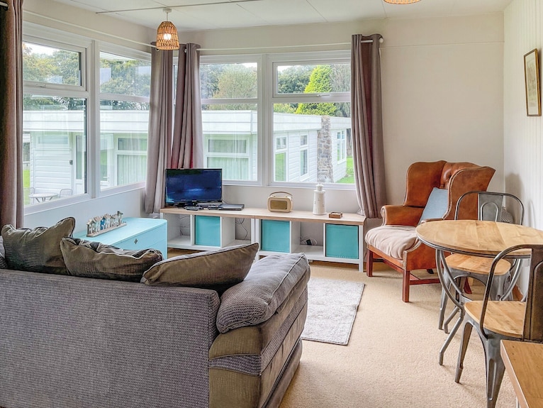 2 Bedroom Accommodation In Roch, Near Haverfordwest - 헤이버포드웨스트